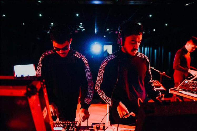 Random Brothers Berikan Kumpulan Musik yang Menginspirasi - Whiteboard ...