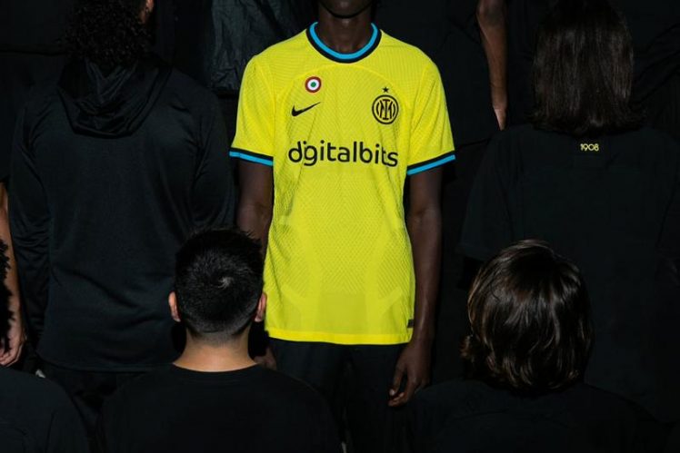 Third Jersey Terbaru Milik Inter Milan Gunakan 95% Botol Plastik Daur ...